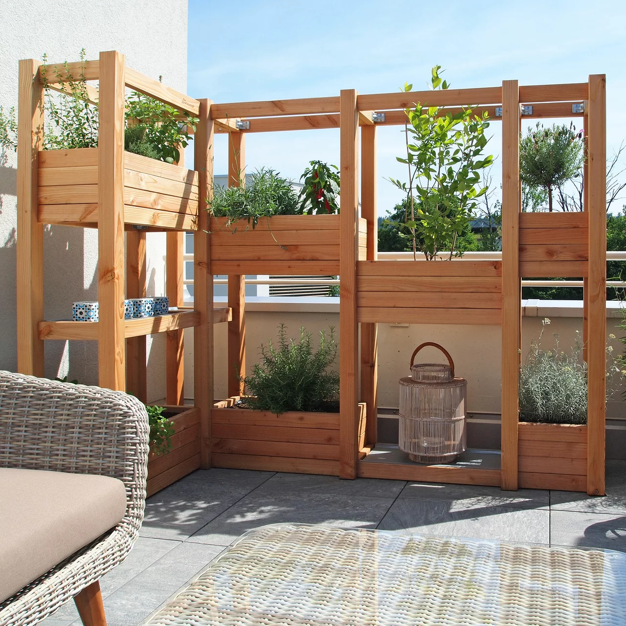 Hochbeet aus Holz – Urban Gardening auf Balkon & Terrasse